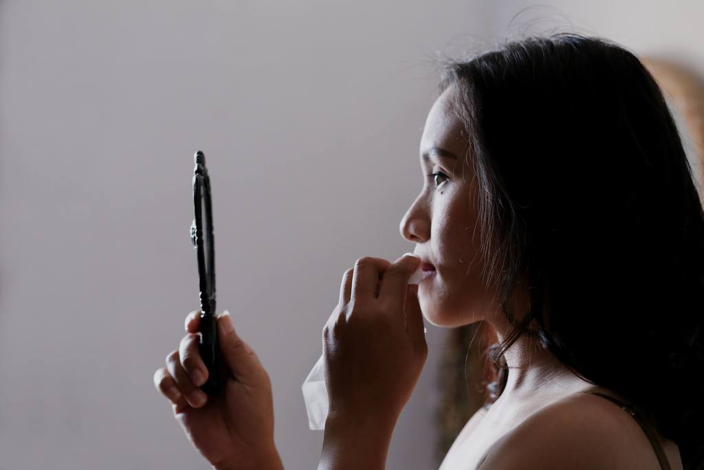 Self-Loathing Personality (9 signs of self-hate and how to deal with it)