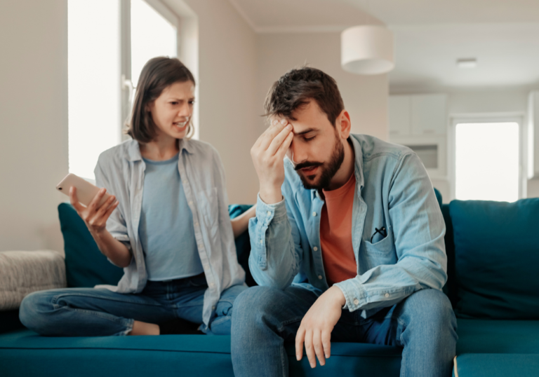 15 Toxic Girlfriends Signs That Make Guys Crazy