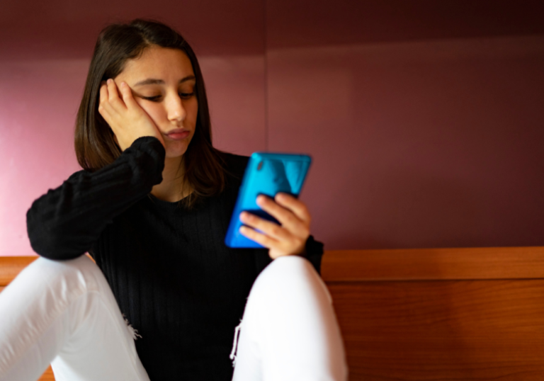 7 Reasons Someone Is Not Responding To Texts