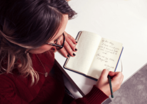 Letter To Your Daughter (13 Sentiments To Include)