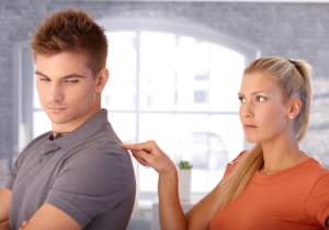 11 Signs of a Clingy Girlfriend