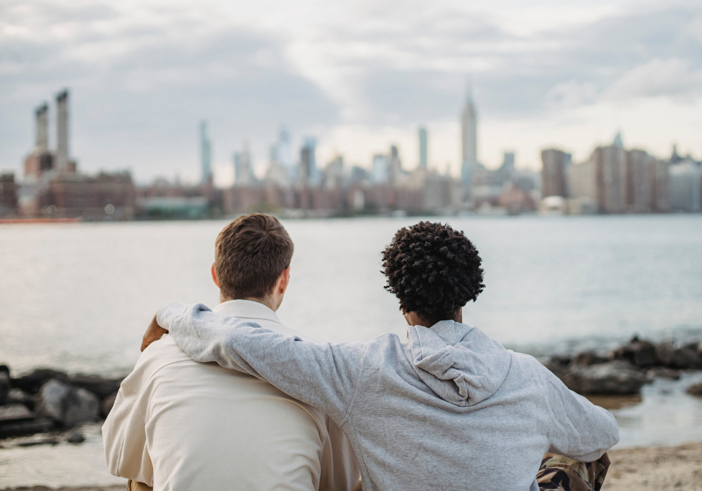19 Signs You Have an Unexplainable Connection with Someone
