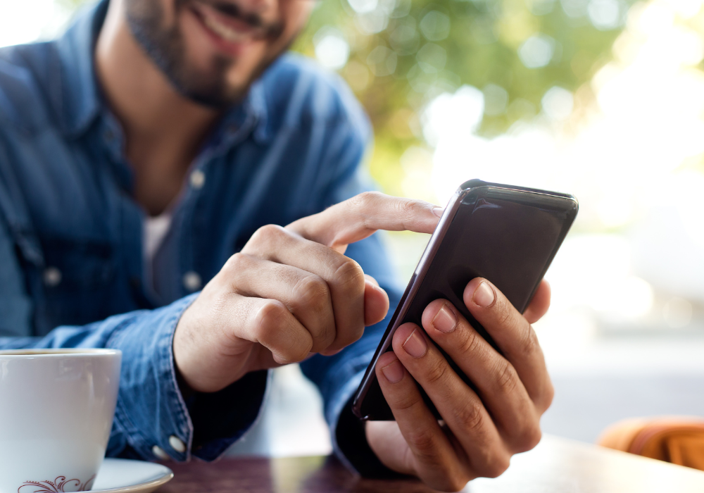 15 Hinge Profile Tips to Level Up Your Dating Game